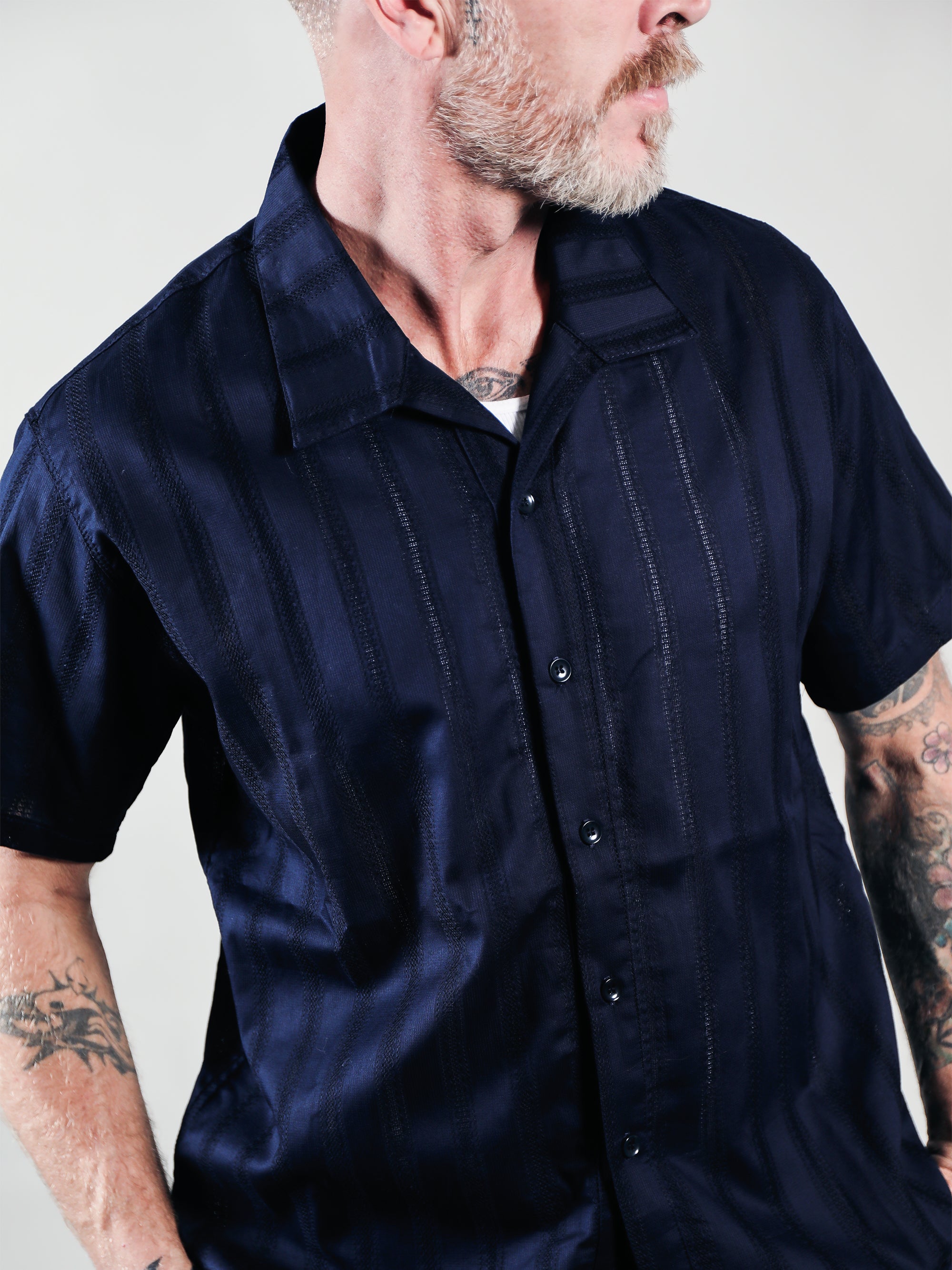 Gable Navy Kamari – MONADIC